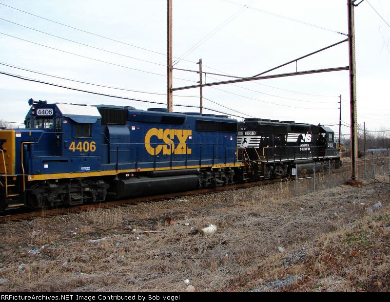 CSX 4406 and NS 3013